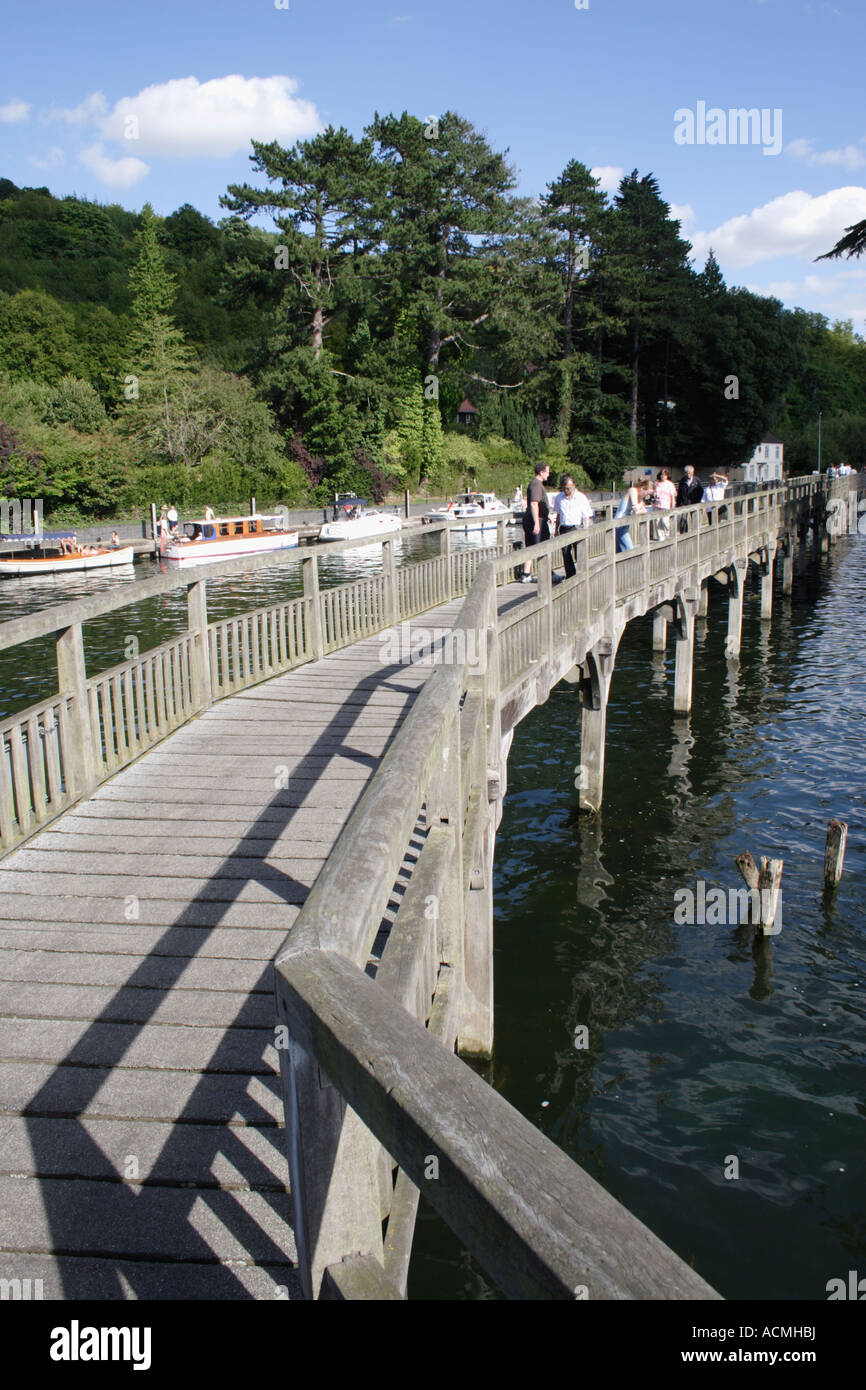 Wooden footbridge at Henley Oxfordshire Stock Photo - Alamy