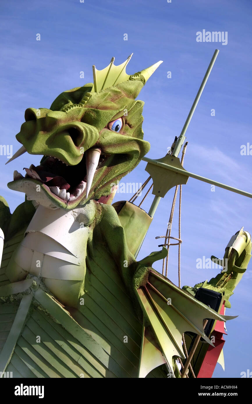 Carnival float dragon hi-res stock photography and images - Alamy