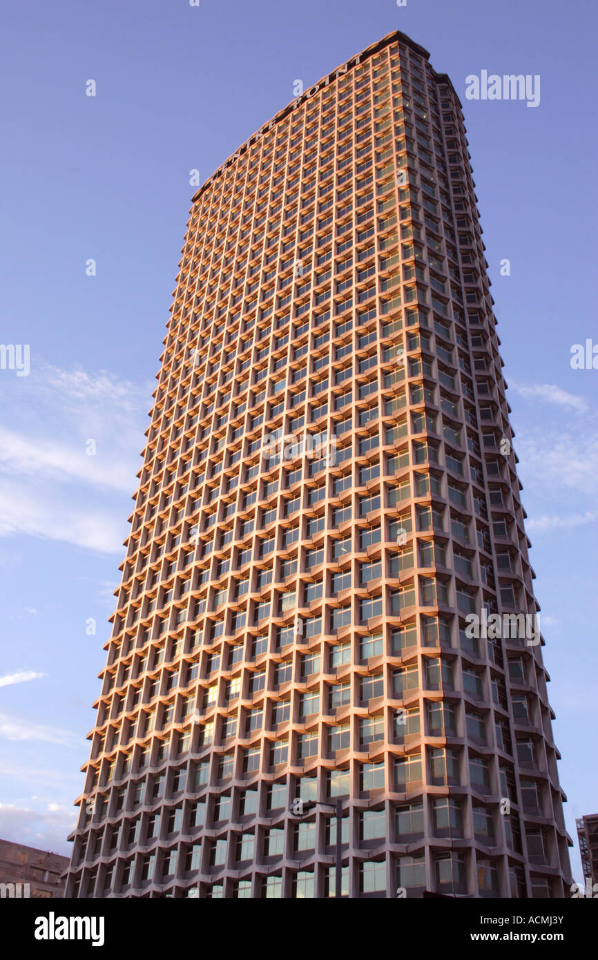 Centre point building new oxford street hi-res stock photography and ...