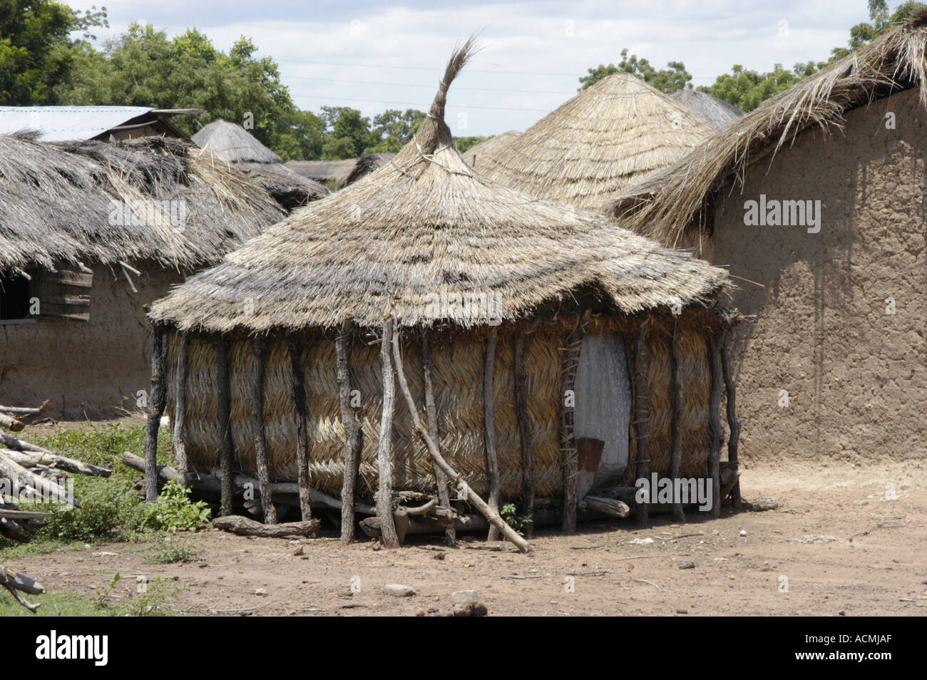 Thatched hut Ghana West Africa Stock Photo - Alamy