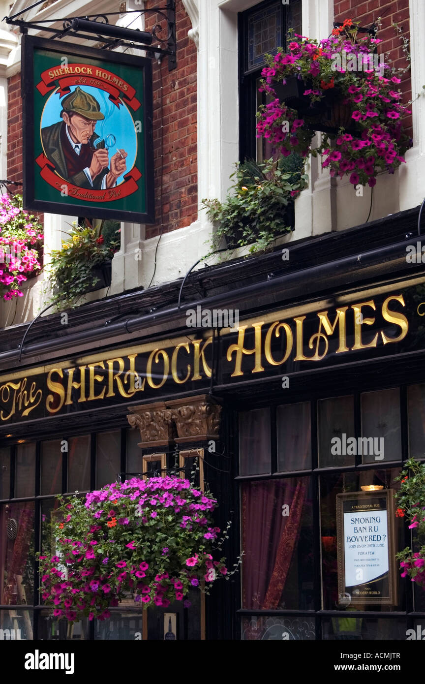 Sherlock Holmes Pub London England Stock Photo - Alamy