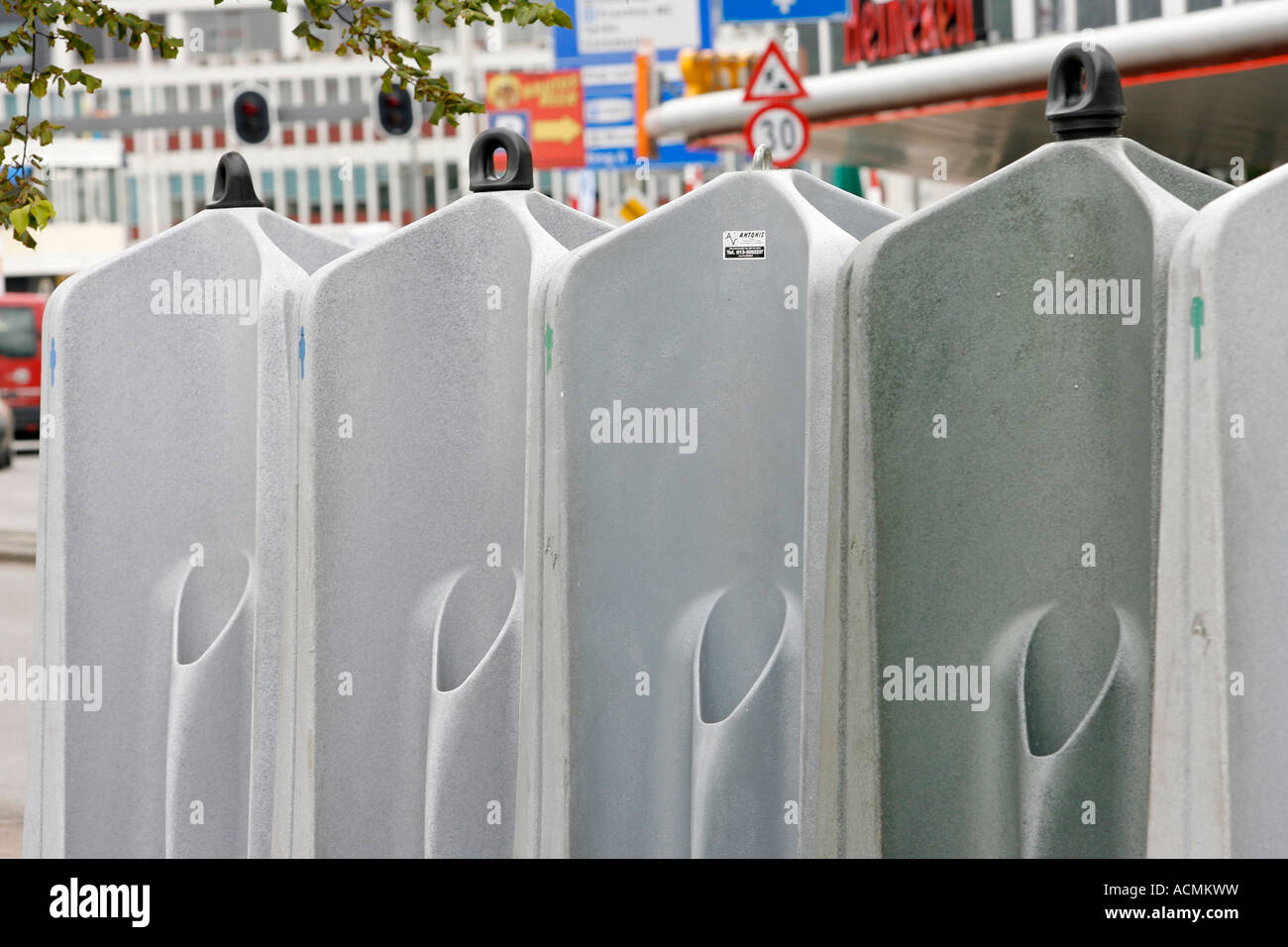 Male street urinal hi-res stock photography and images - Alamy