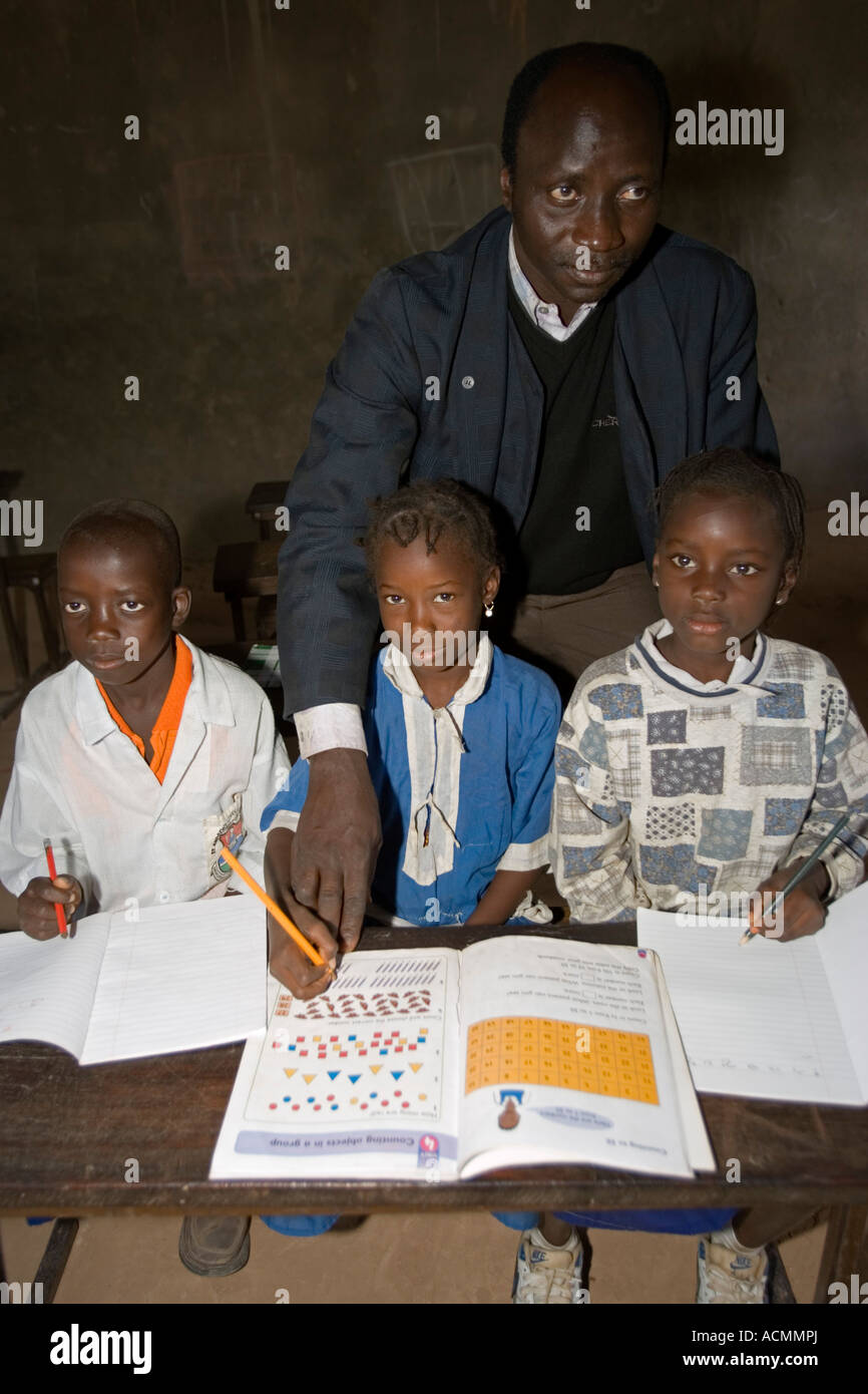 African kids reading school uniform hi-res stock photography and images ...