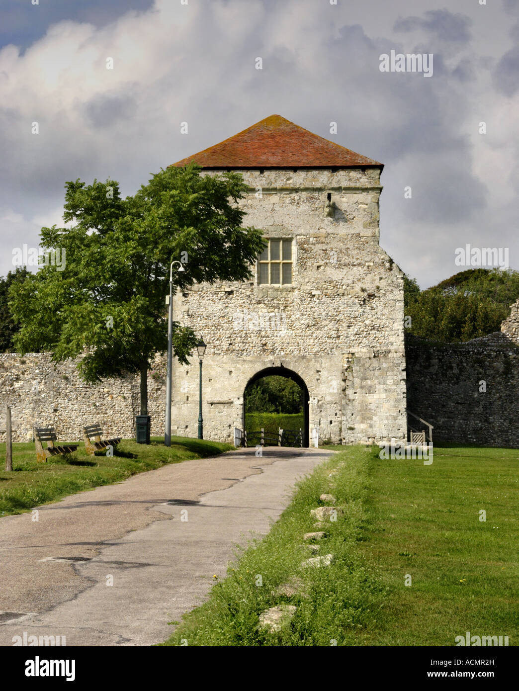 Portchester Castle Gatehouse, Portchester, Hampshire, England Stock ...