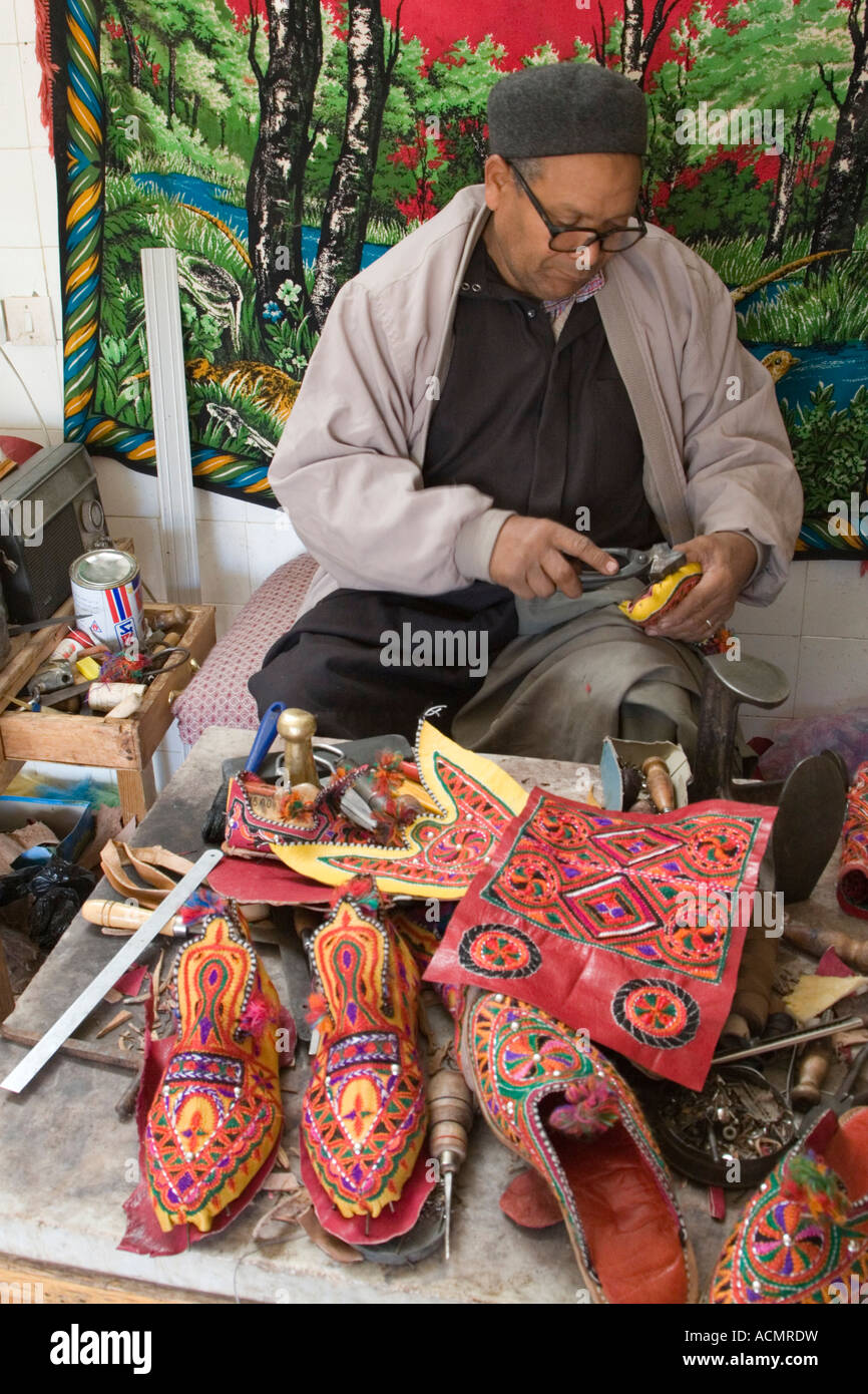 North africa shoemaker hi-res stock photography and images - Alamy