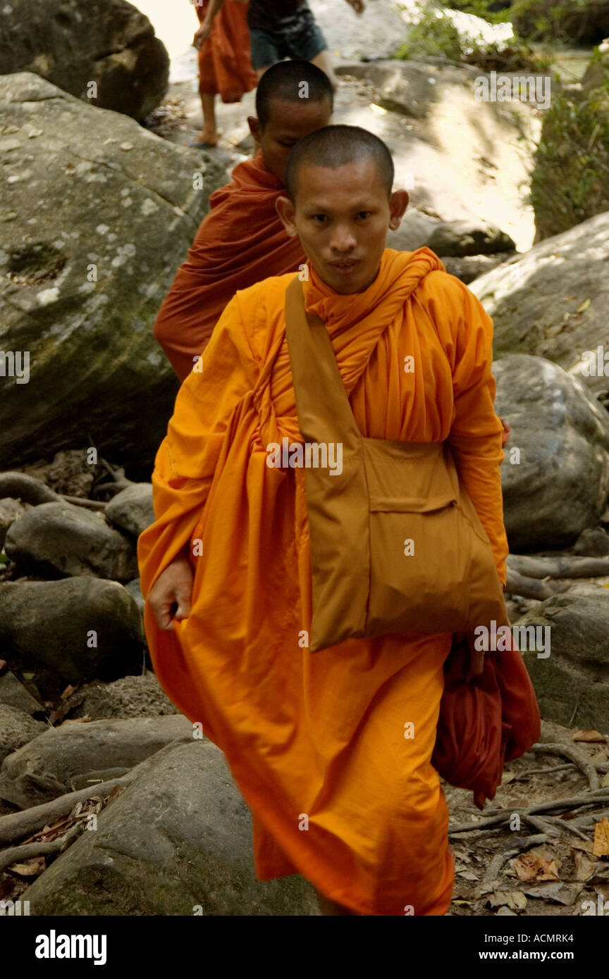 Cambodian men in orange garments Stock Photo - Alamy