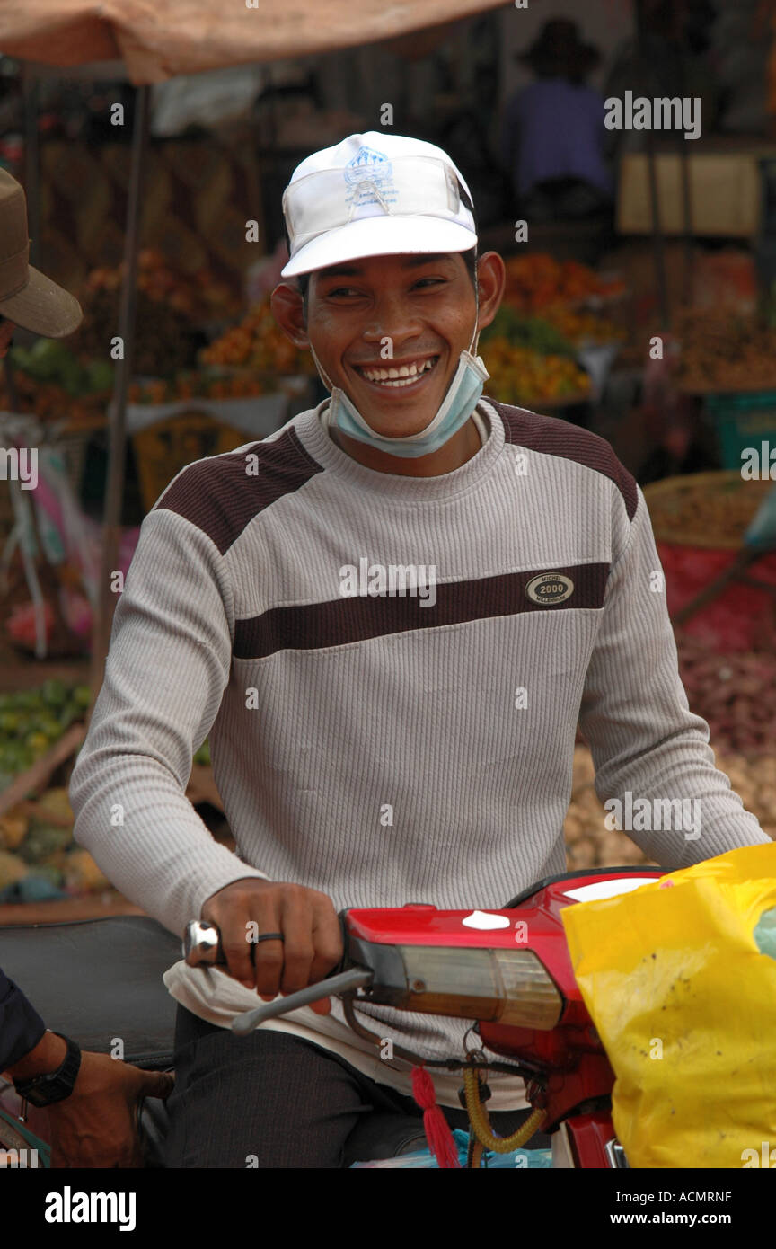 Cambodian man in the market Stock Photo - Alamy