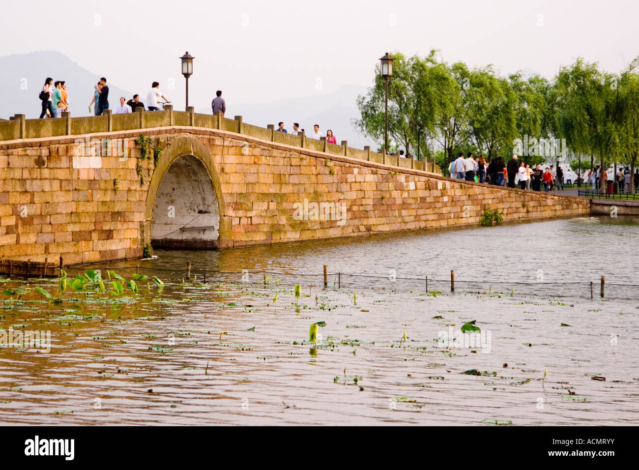 Bai Di Causeway Ancient Stone Bridge Xi Hu Lake Hangzhou China Stock ...