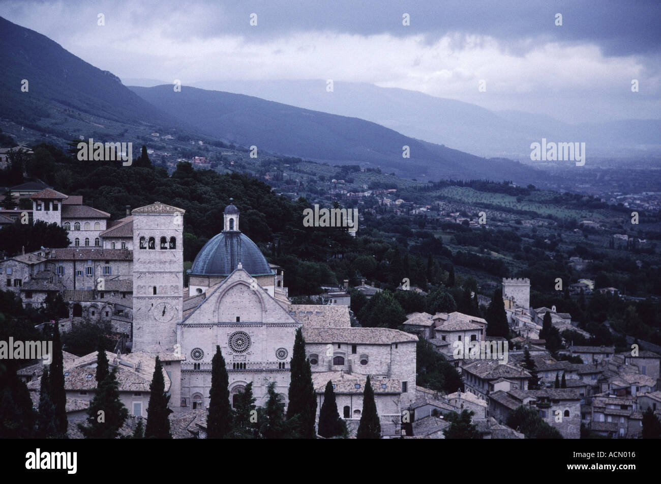 Countryside towards Spello and Foligno with San Rufino Cathedral Assisi ...