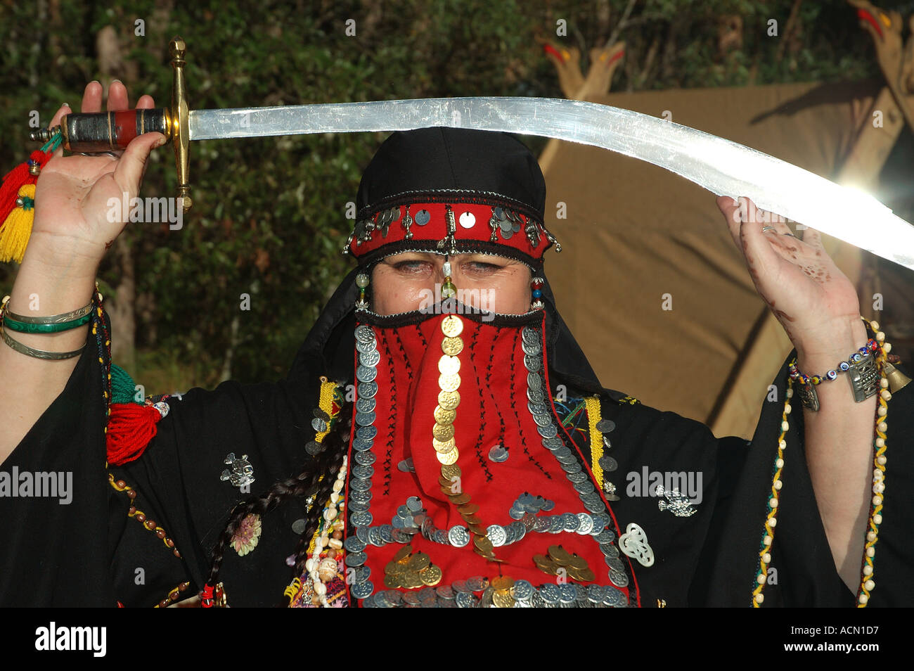 Arab sword dance hi-res stock photography and images - Alamy