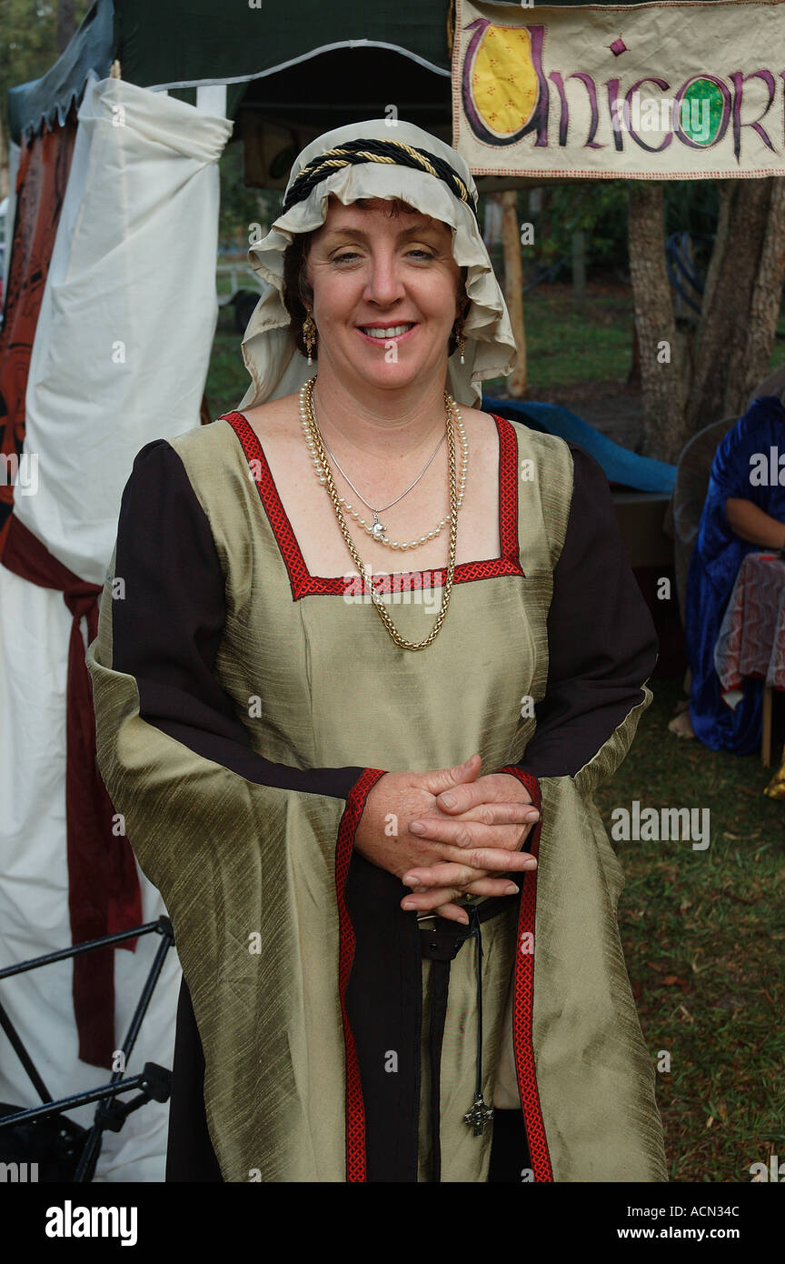 Medieval noble woman dsc 1243 Stock Photo - Alamy