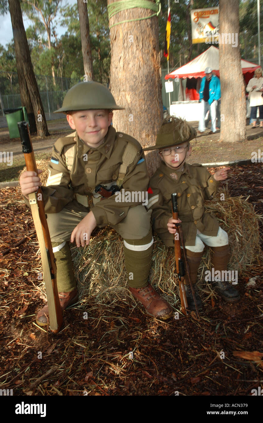 Brothers pose as Australian soldiers from WW1 AIF and Light horse ...