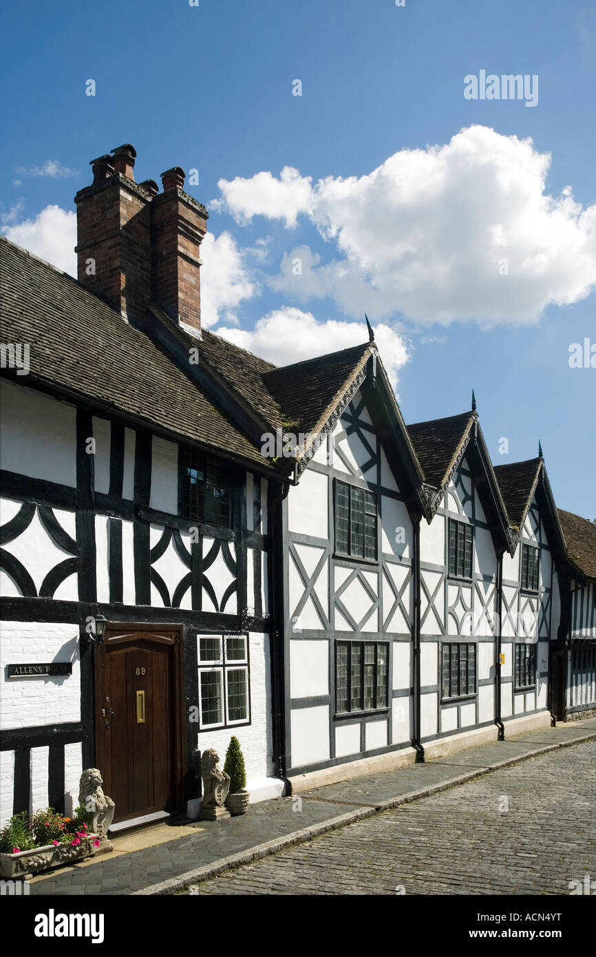 Tudor timber framed black and white medieval houses. Mill Street ...