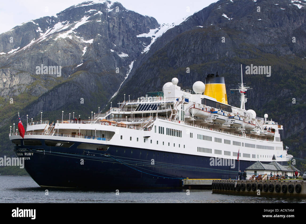 Saga Ruby cruise ship berthed at Eidfjord, Hordaland, Norway Stock ...