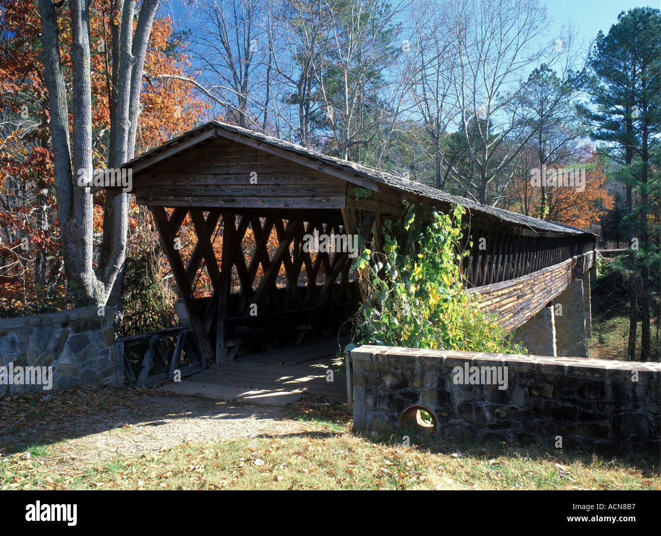 ARCHITECTURE BRIDGE Covered Stock Photo - Alamy