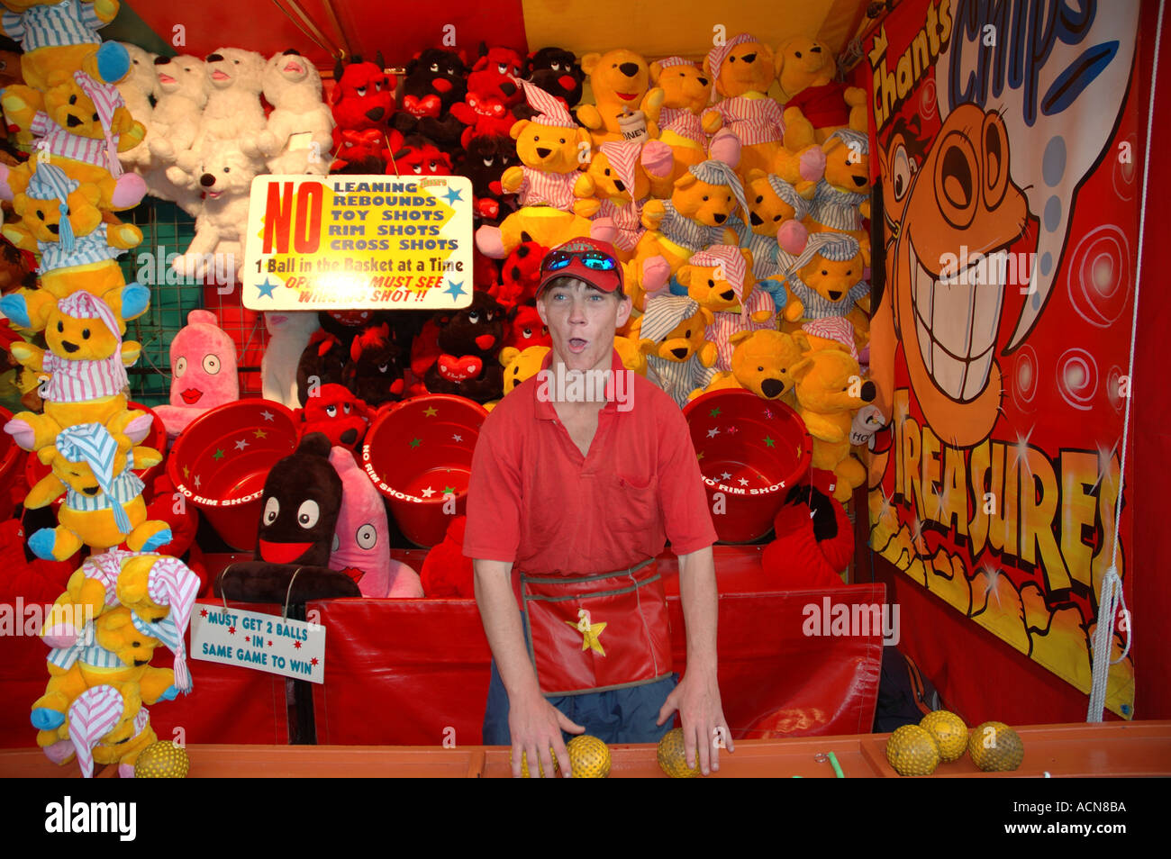 prize game in sideshow alley dsc 1945 Stock Photo - Alamy