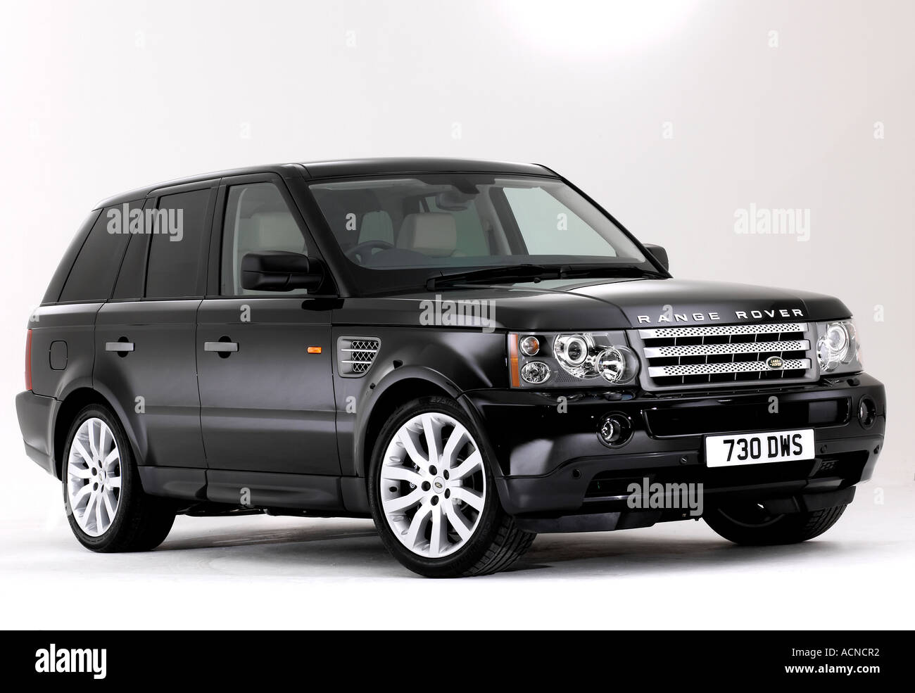 Rangerover hi-res stock photography and images - Alamy
