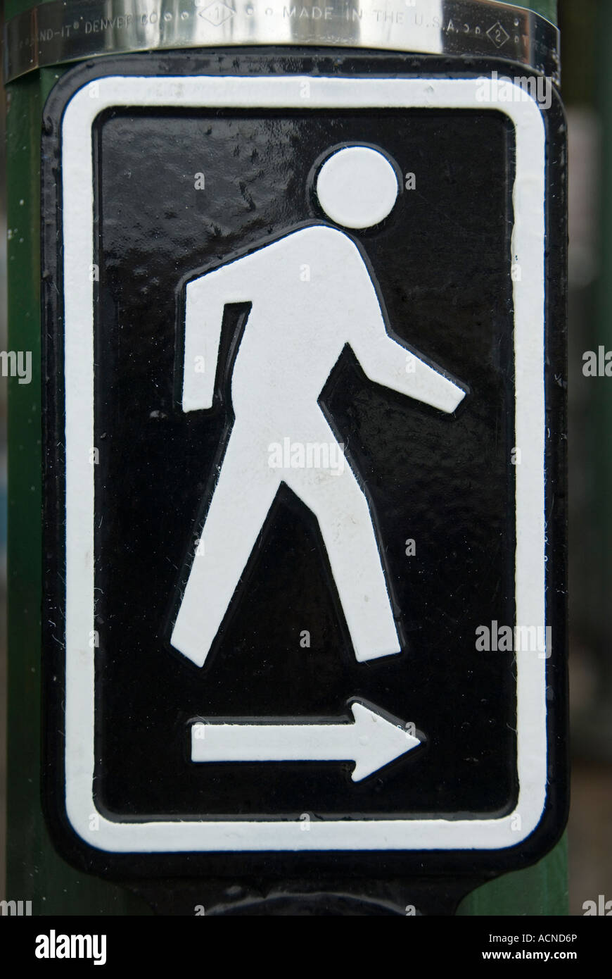 Pedestrian directional signage hi-res stock photography and images - Alamy