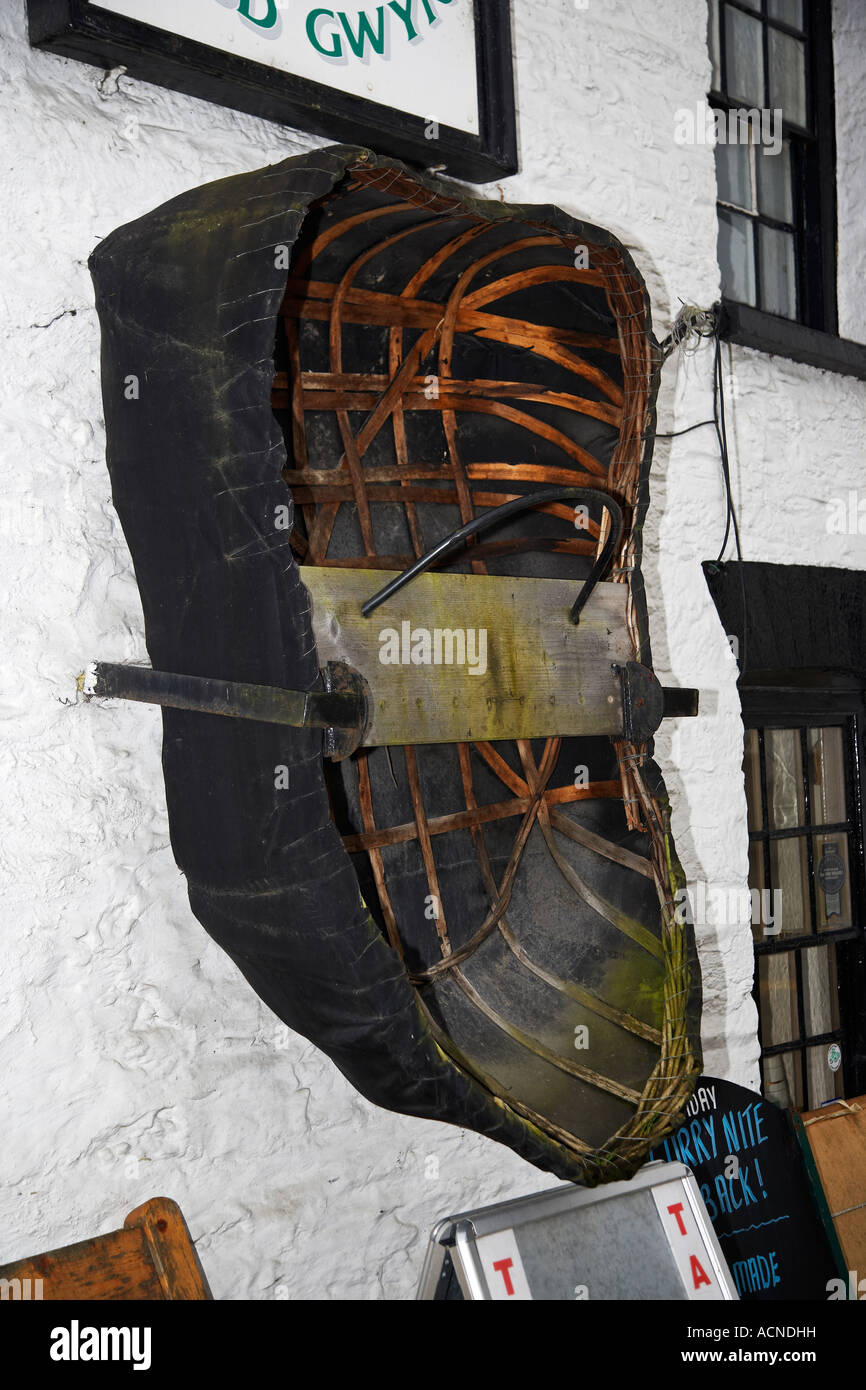 Welsh coracle hi-res stock photography and images - Alamy