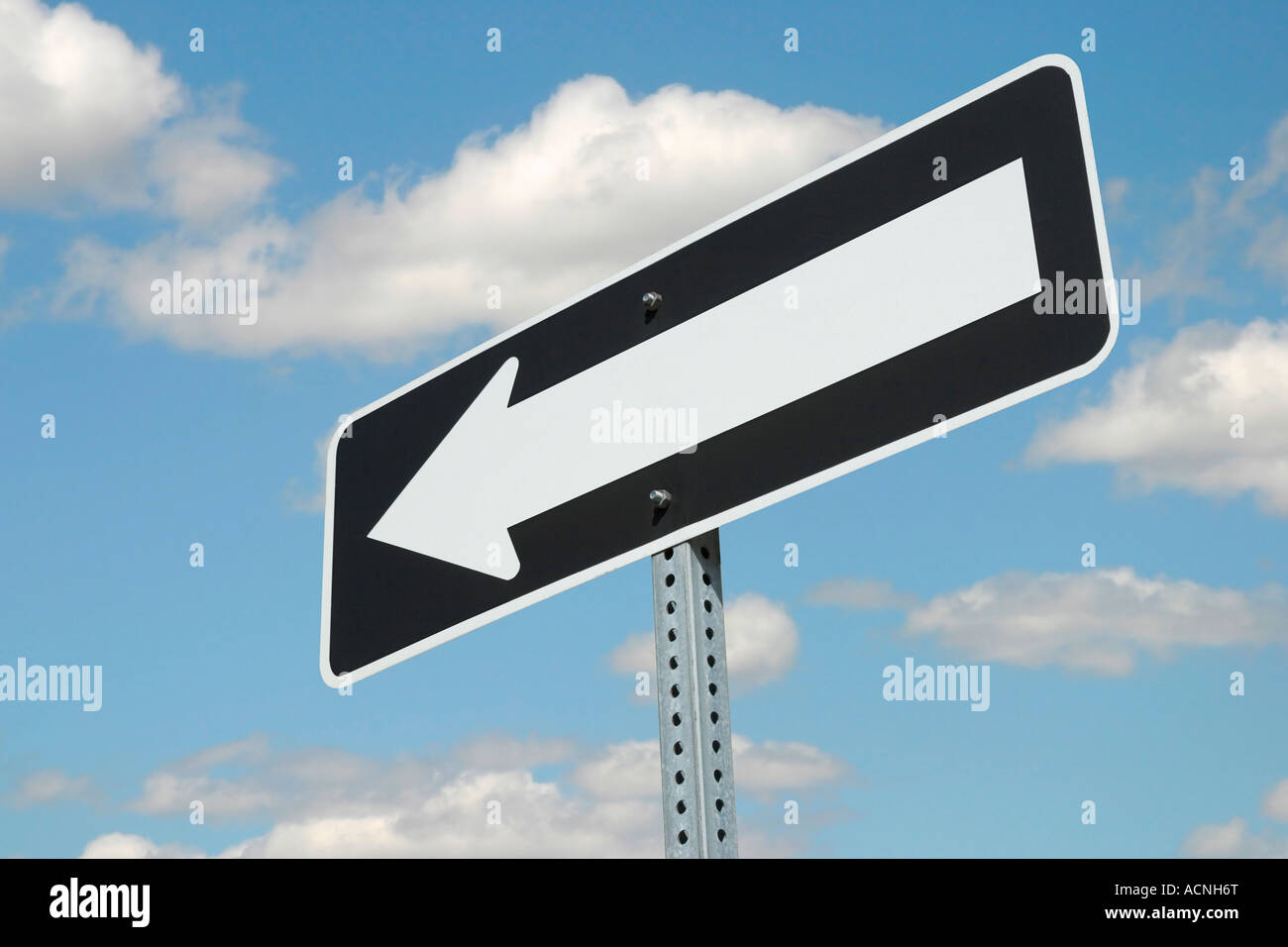Sign with blank arrow pointing left Stock Photo - Alamy