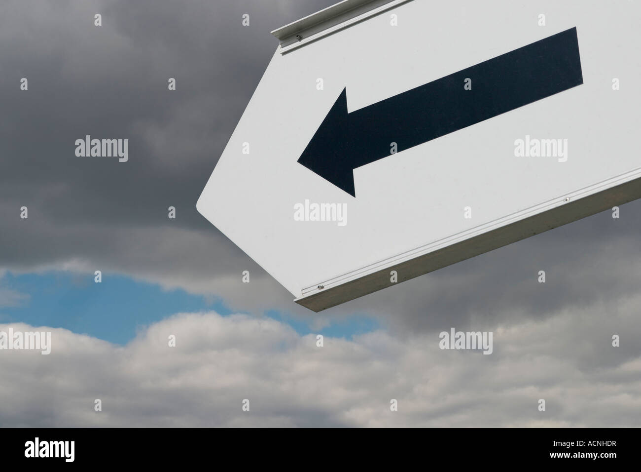 Diversion sign arrow pointing left hi-res stock photography and images ... Diversion sign arrow pointing left hi-res stock photography and images ...