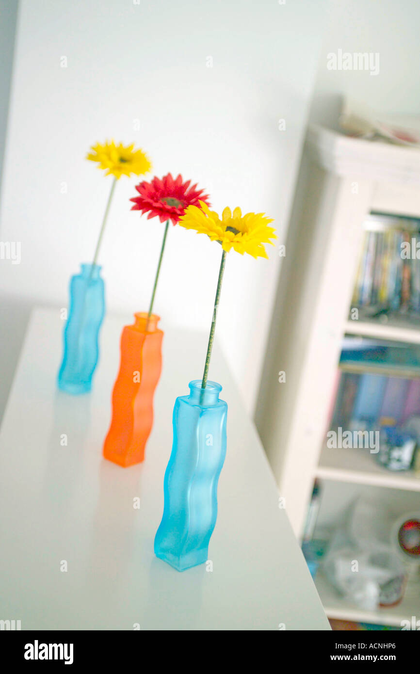 Vases coloured hi-res stock photography and images - Alamy