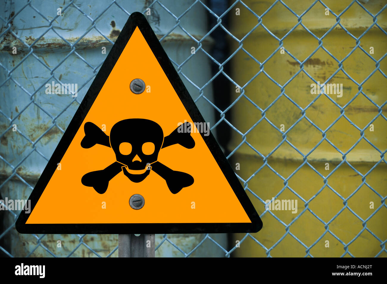 Toxic or poison sign with skull and crossbones symbol Stock Photo - Alamy