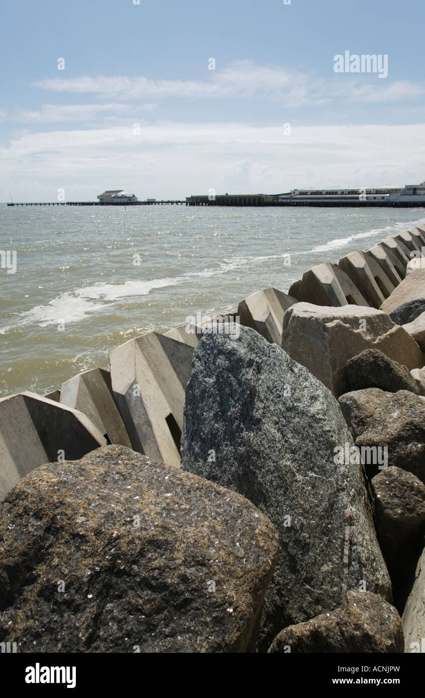 Rock armour sea defences hi-res stock photography and images - Alamy