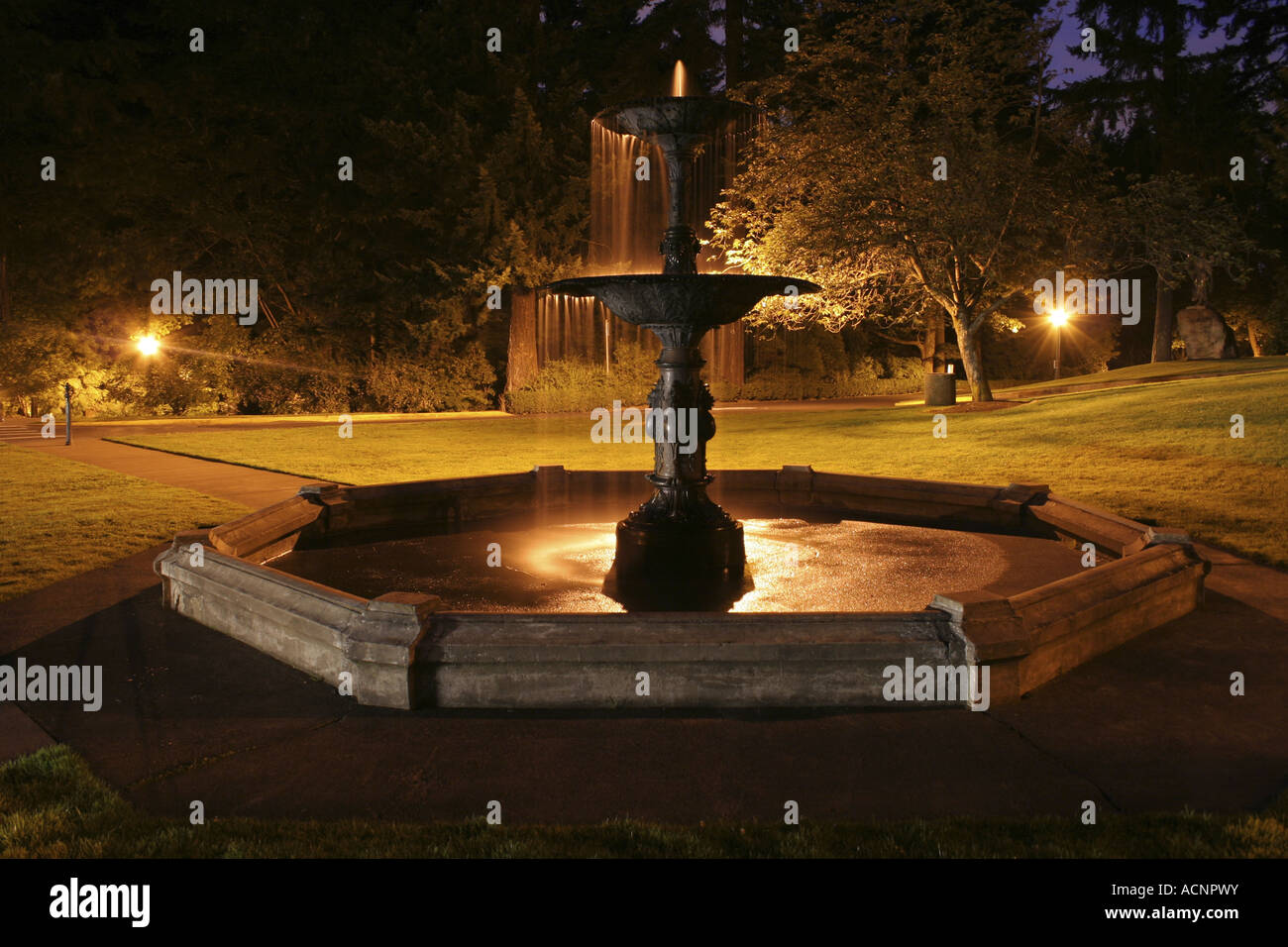 Water fountain at Washington Park in Portland, Oregon Stock Photo - Alamy