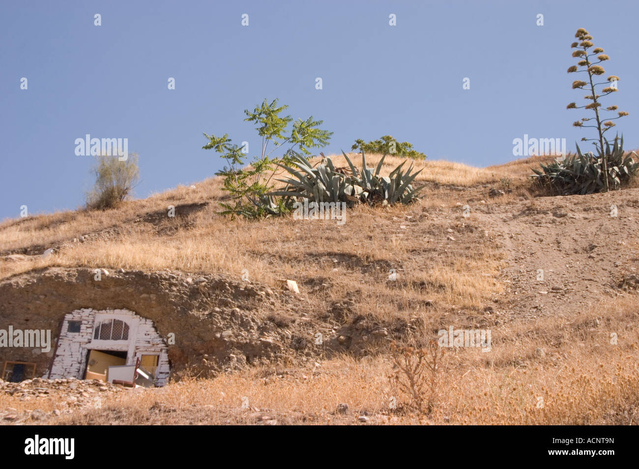 Caves turned into homes by gypsies, Sacromonte hill, Granada, Spain ...
