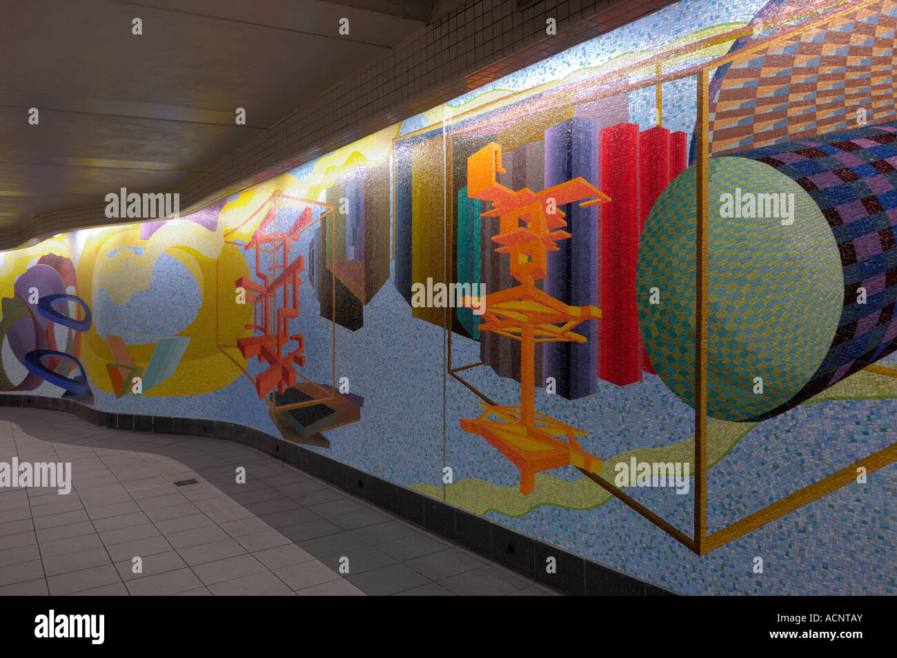 Nyc subway wall tile hi-res stock photography and images - Alamy