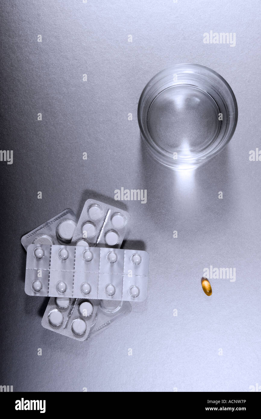 Pill packet hi-res stock photography and images - Alamy