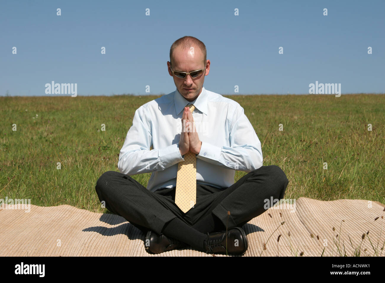 Yoga at work - Business yoga Stock Photo - Alamy