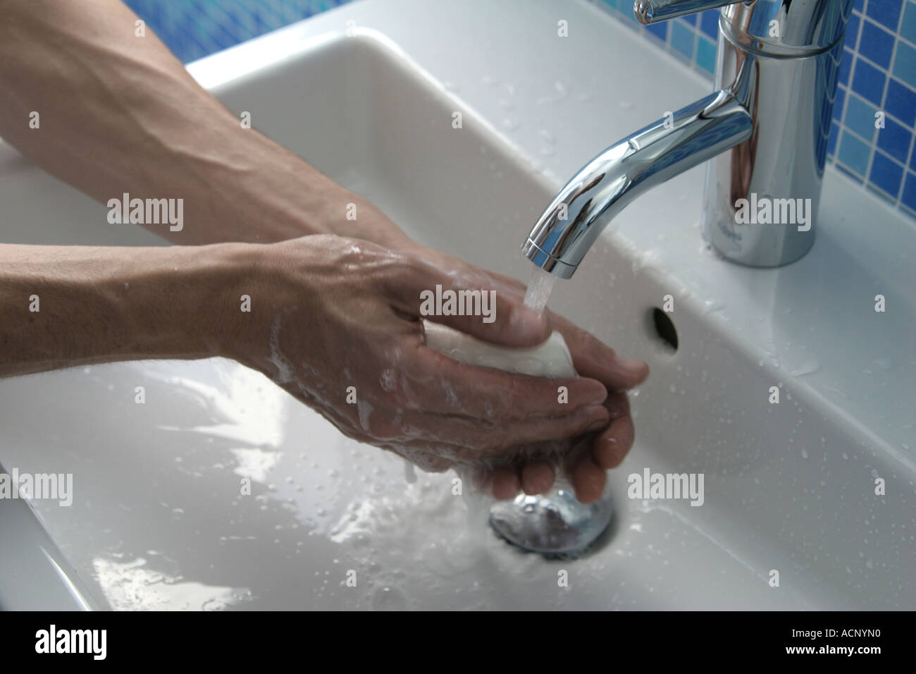 Hände waschen hi-res stock photography and images - Alamy