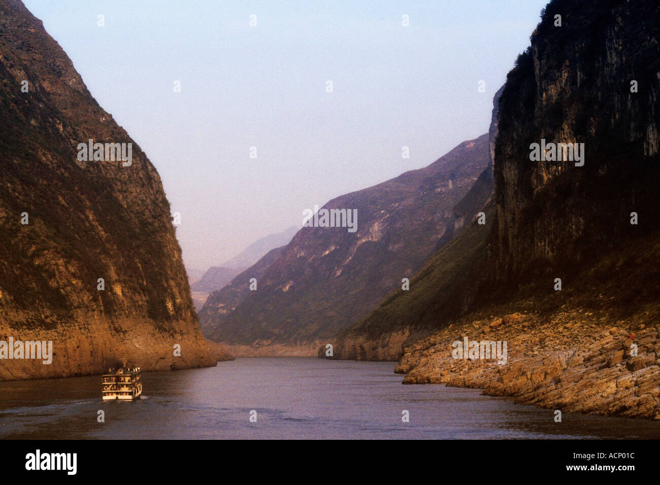 Landscape of Three Gorges Yangtze River China Stock Photo - Alamy