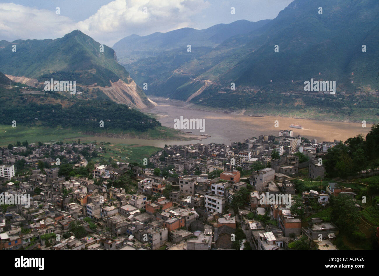 Old town of Wushan at the entrance of Wu Gorge Three Gorges Yangtze ...