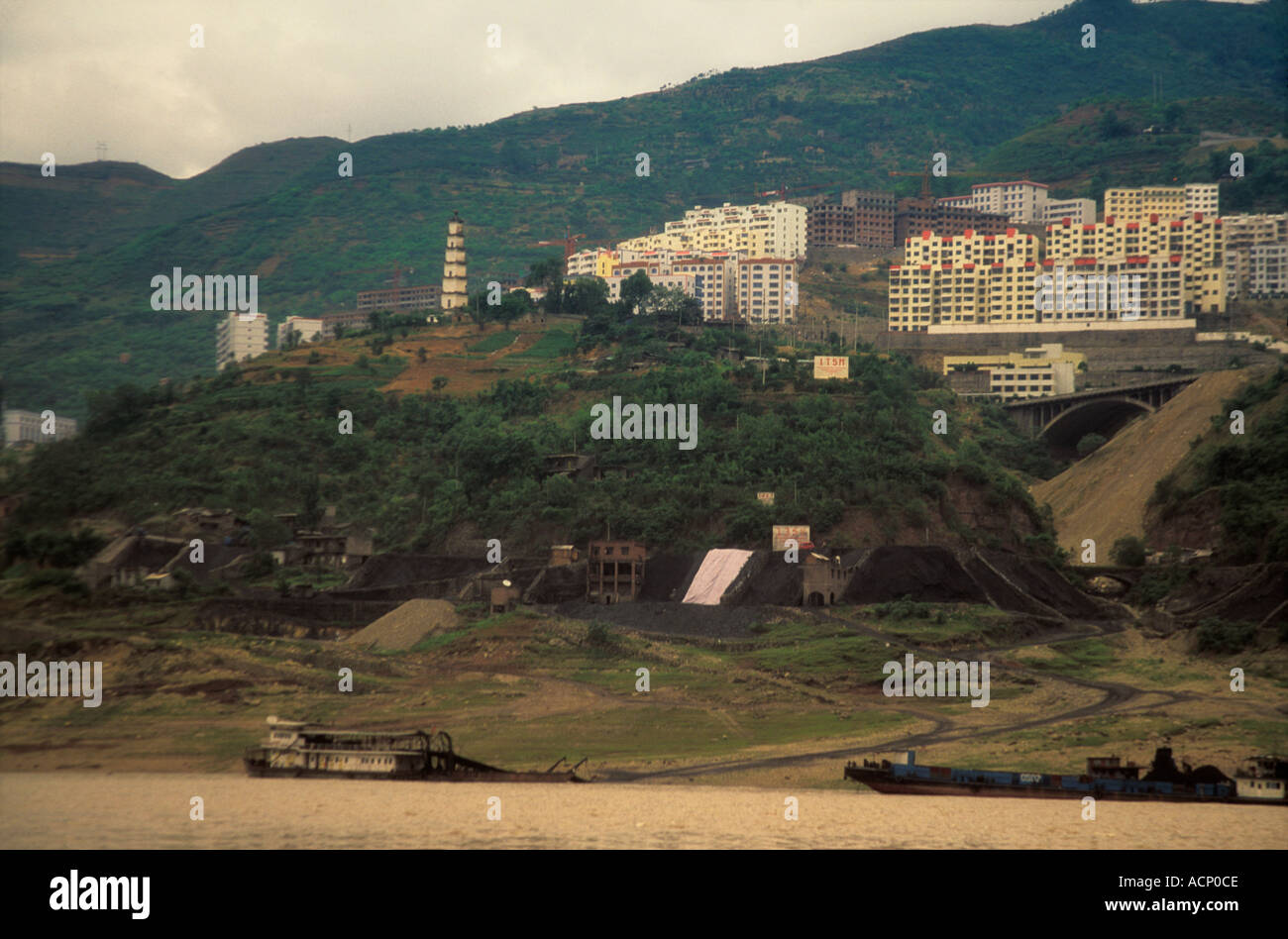 Old and new town of Fengjie at Qutang Gorge Three Gorges Yangtze River ...