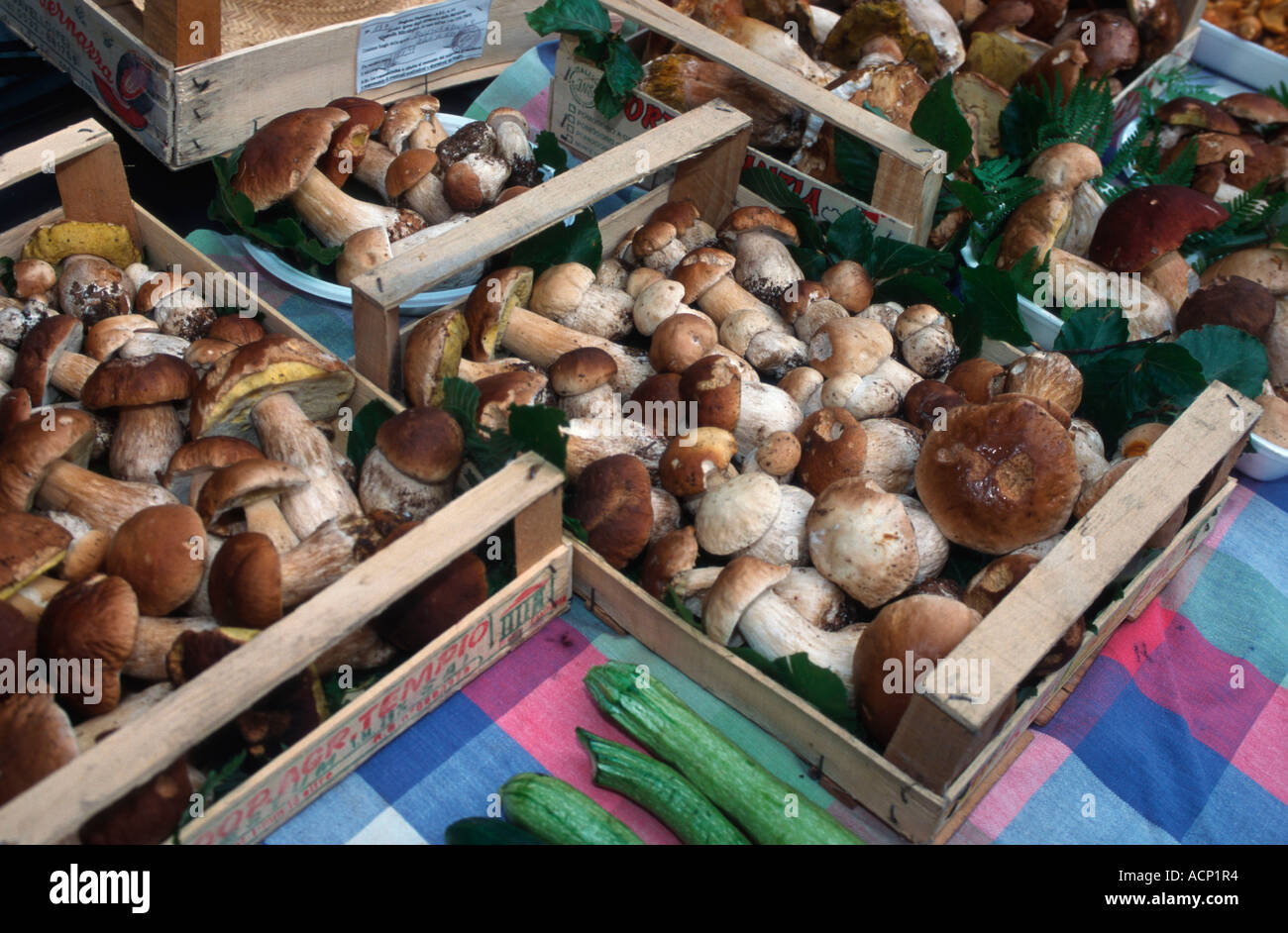 Market stall Stock Photo - Alamy