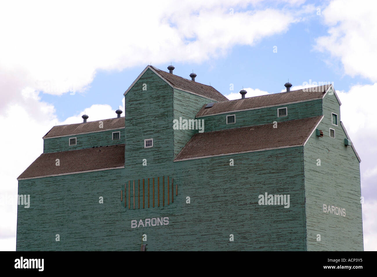 Wood grain elevators hi-res stock photography and images - Alamy