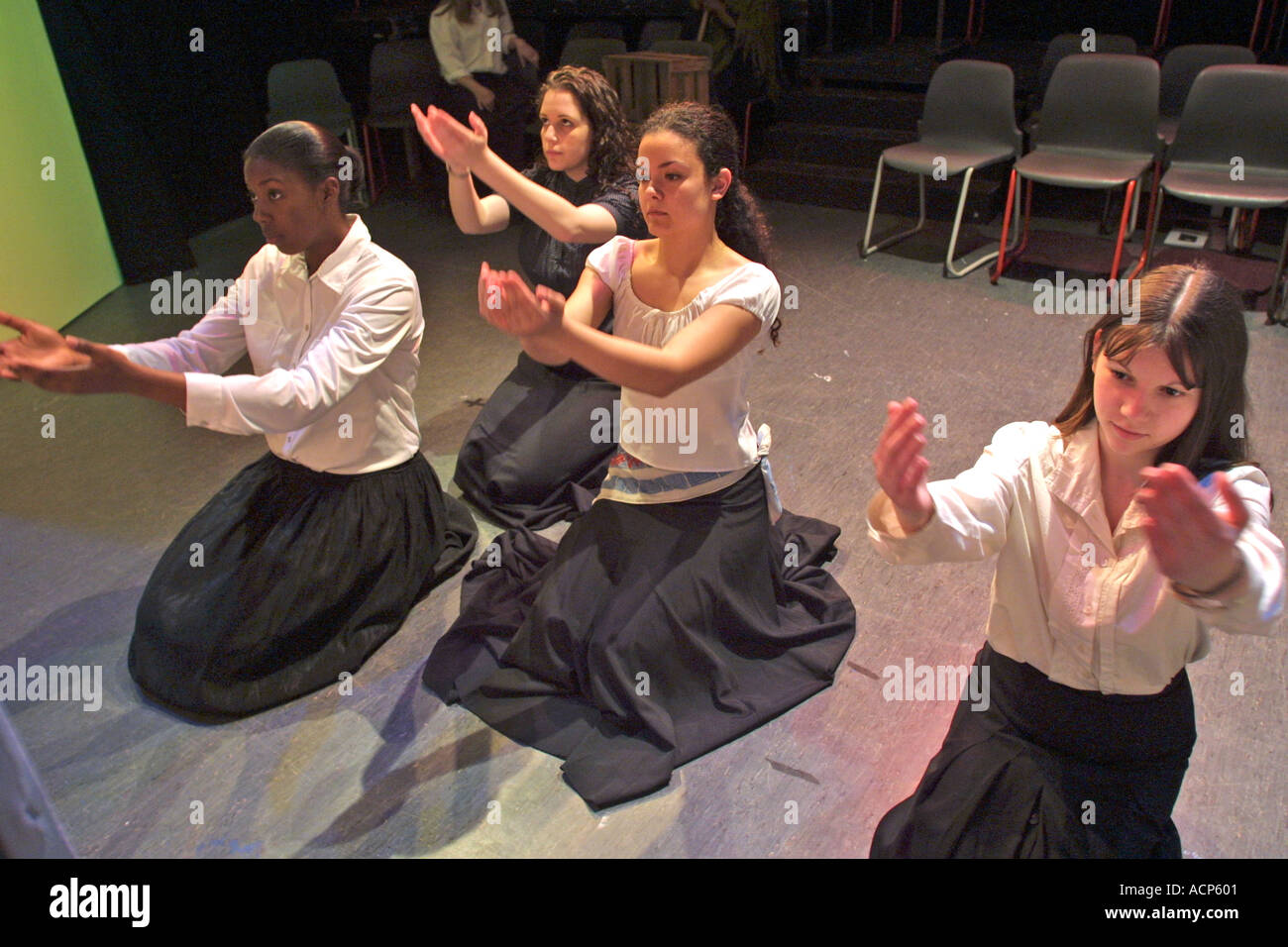 Drama class hi-res stock photography and images - Alamy