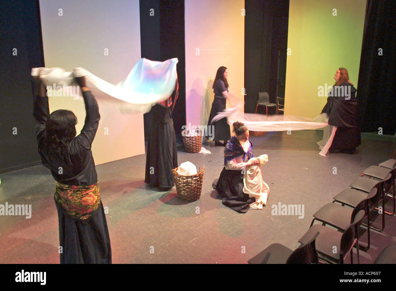 Drama class school hi-res stock photography and images - Alamy