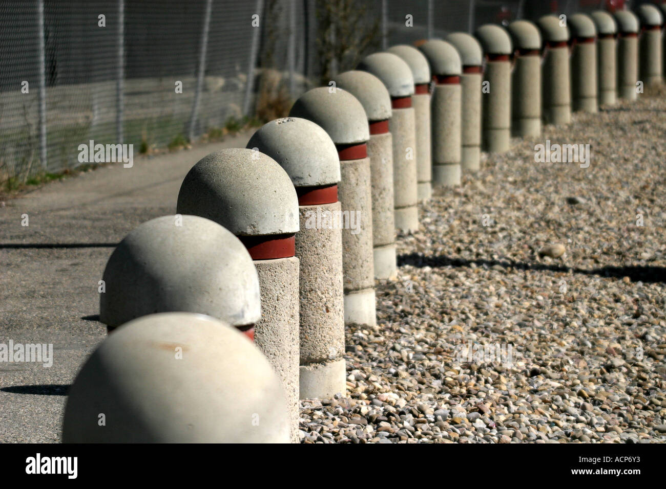 Patterns concrete barrier posts hi-res stock photography and images - Alamy