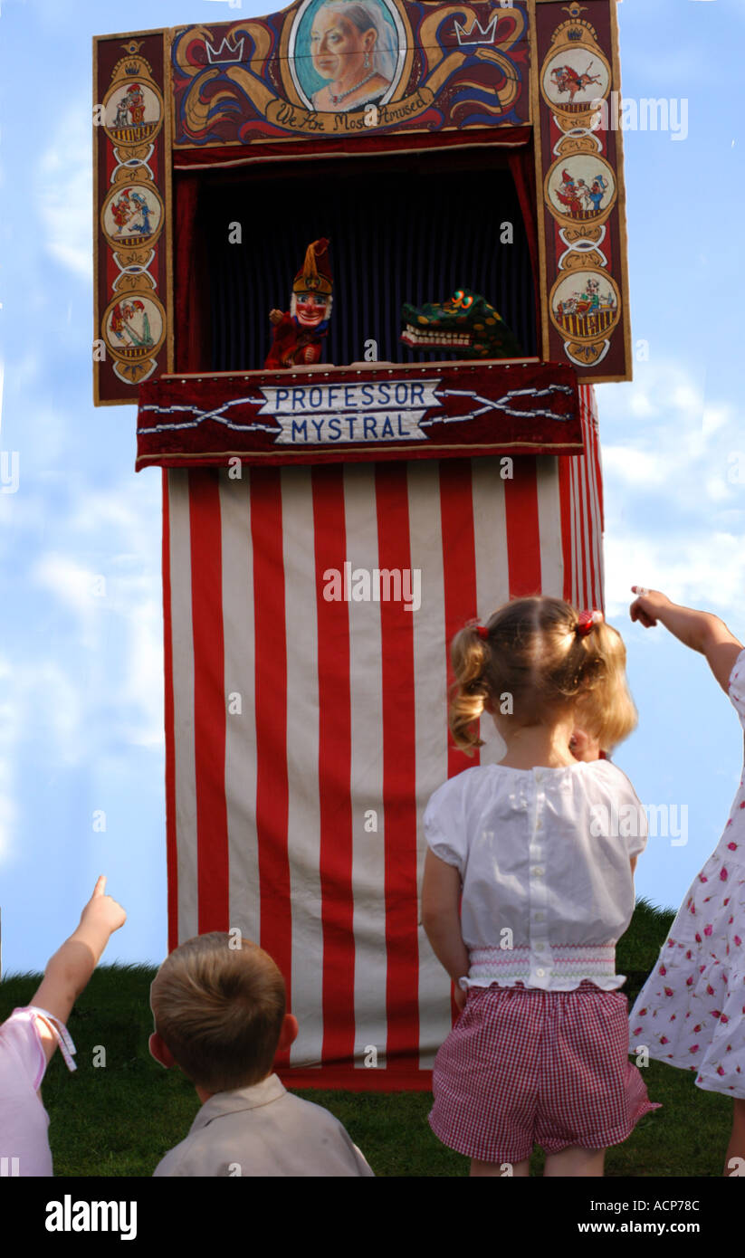 PUNCH AND JUDY show Stock Photo - Alamy