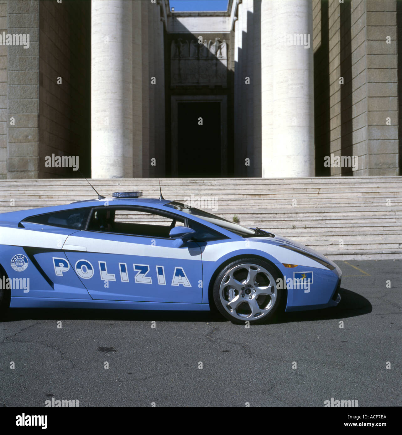 Vacant lamborghini lifestyles new car italy italian auto police type hi ...