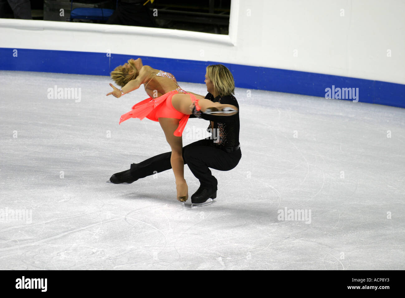 Figure skate stunt competition hi-res stock photography and images - Alamy
