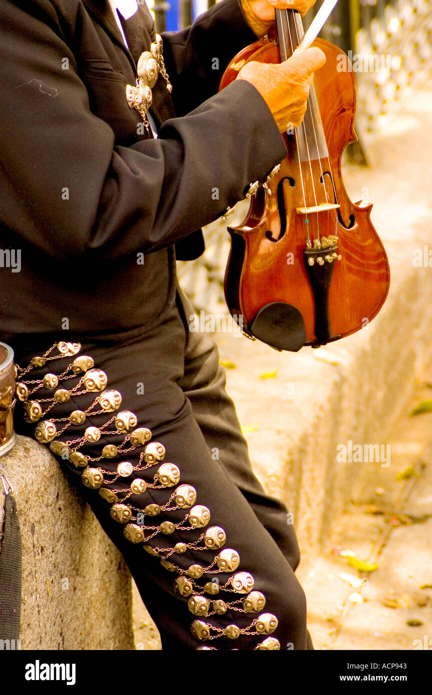 Guitarra violín hi-res stock photography and images - Alamy