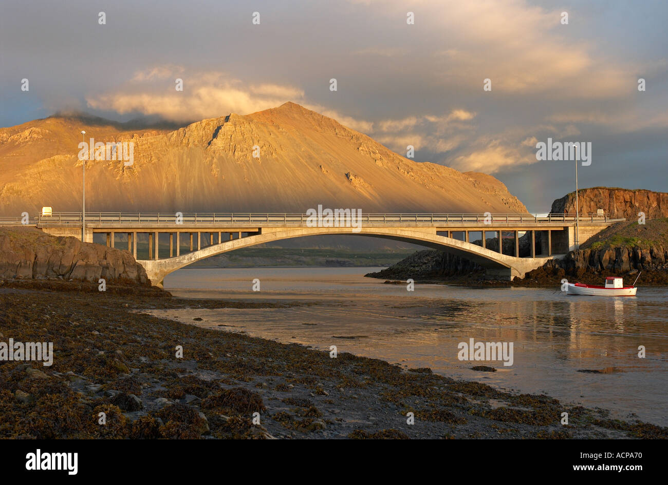 Small bridge in iceland hi-res stock photography and images - Alamy