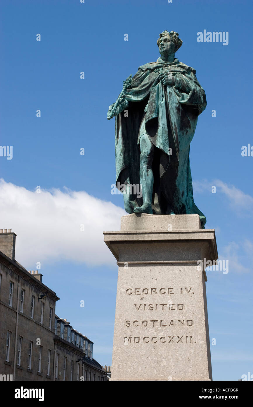 Statue of King George Edinburgh Scotland UK Stock Photo - Alamy