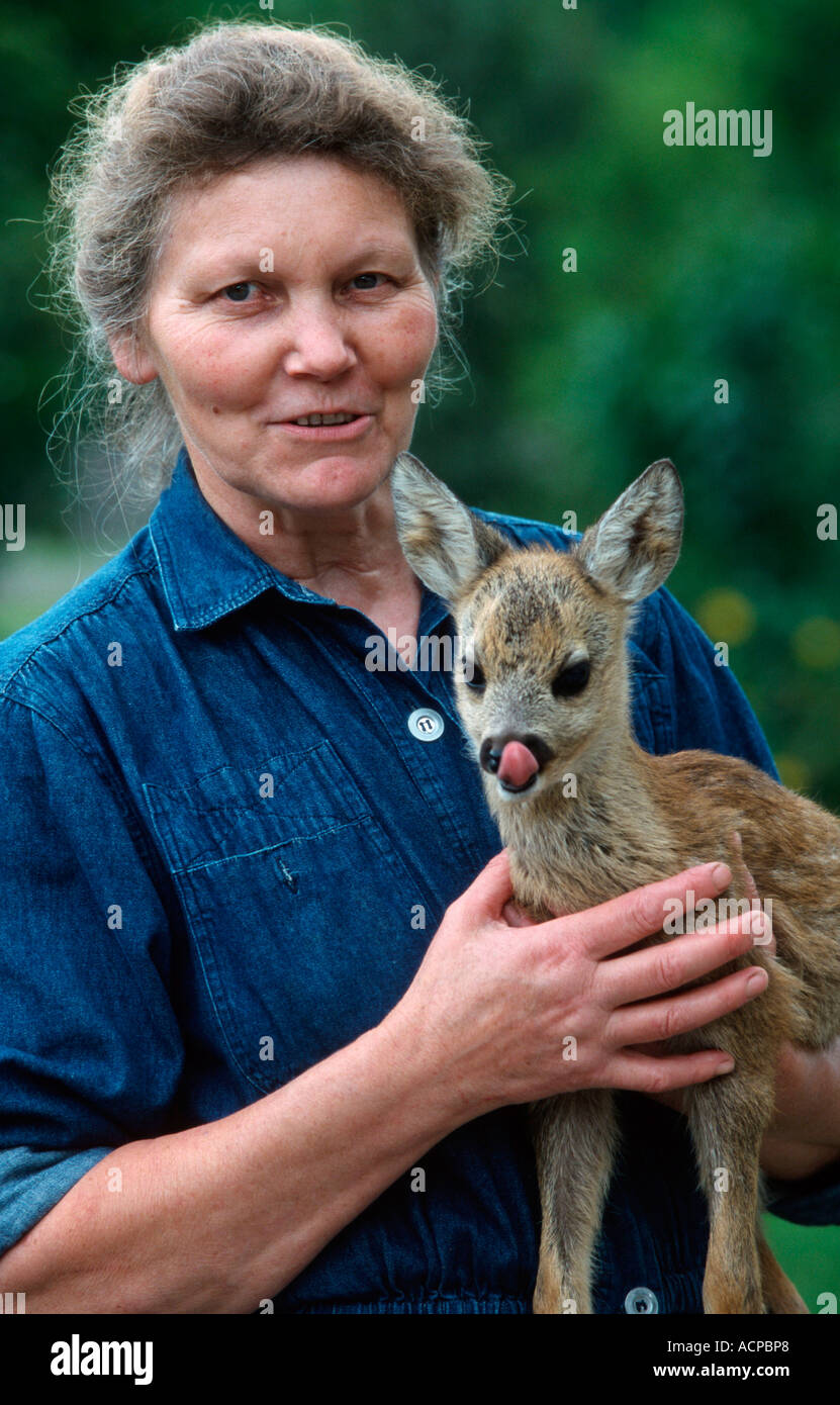 Women deer hi-res stock photography and images - Alamy