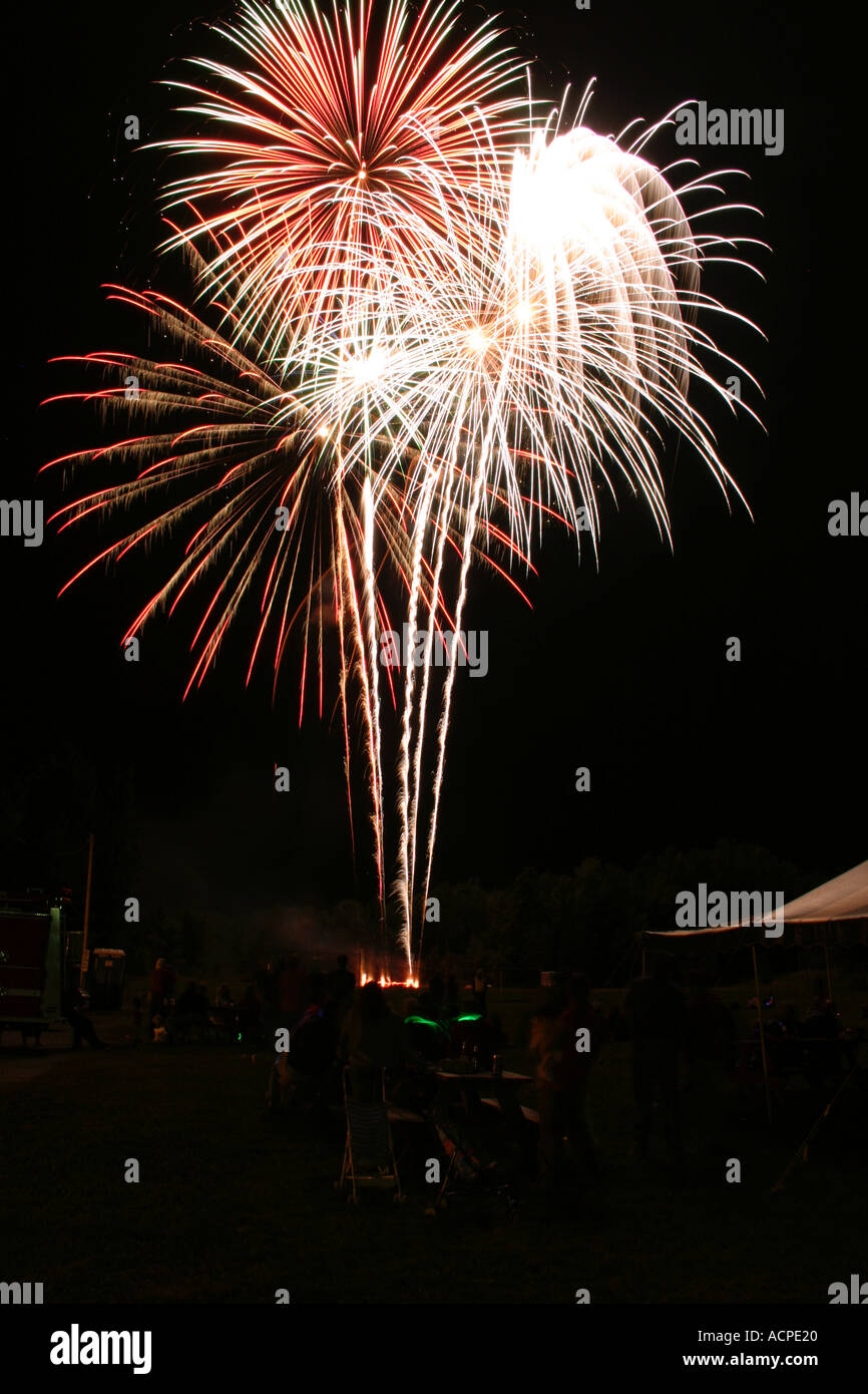 Fourth july fireworks burst hi-res stock photography and images - Alamy